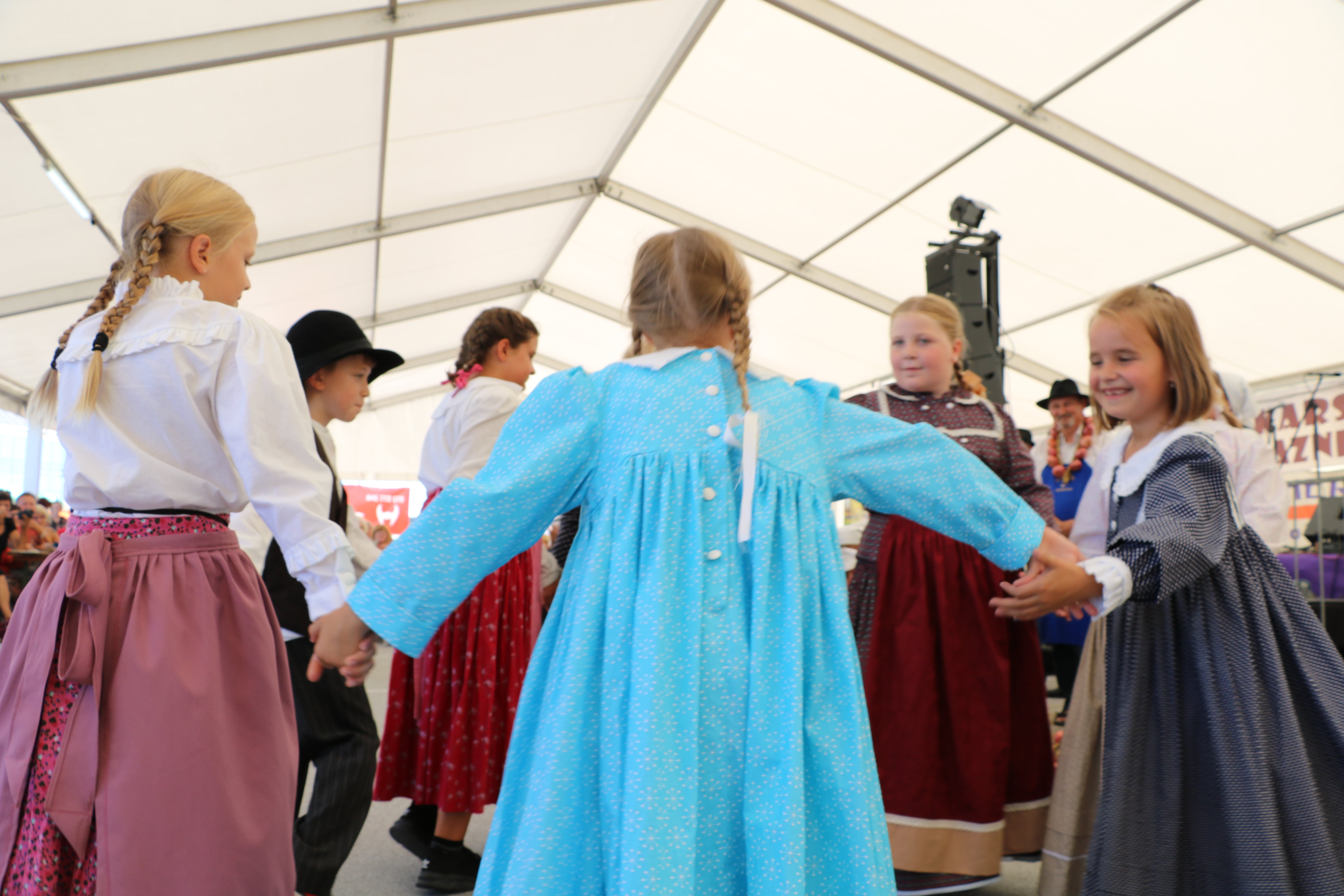 Otroška folklora ~ TED LUKARI